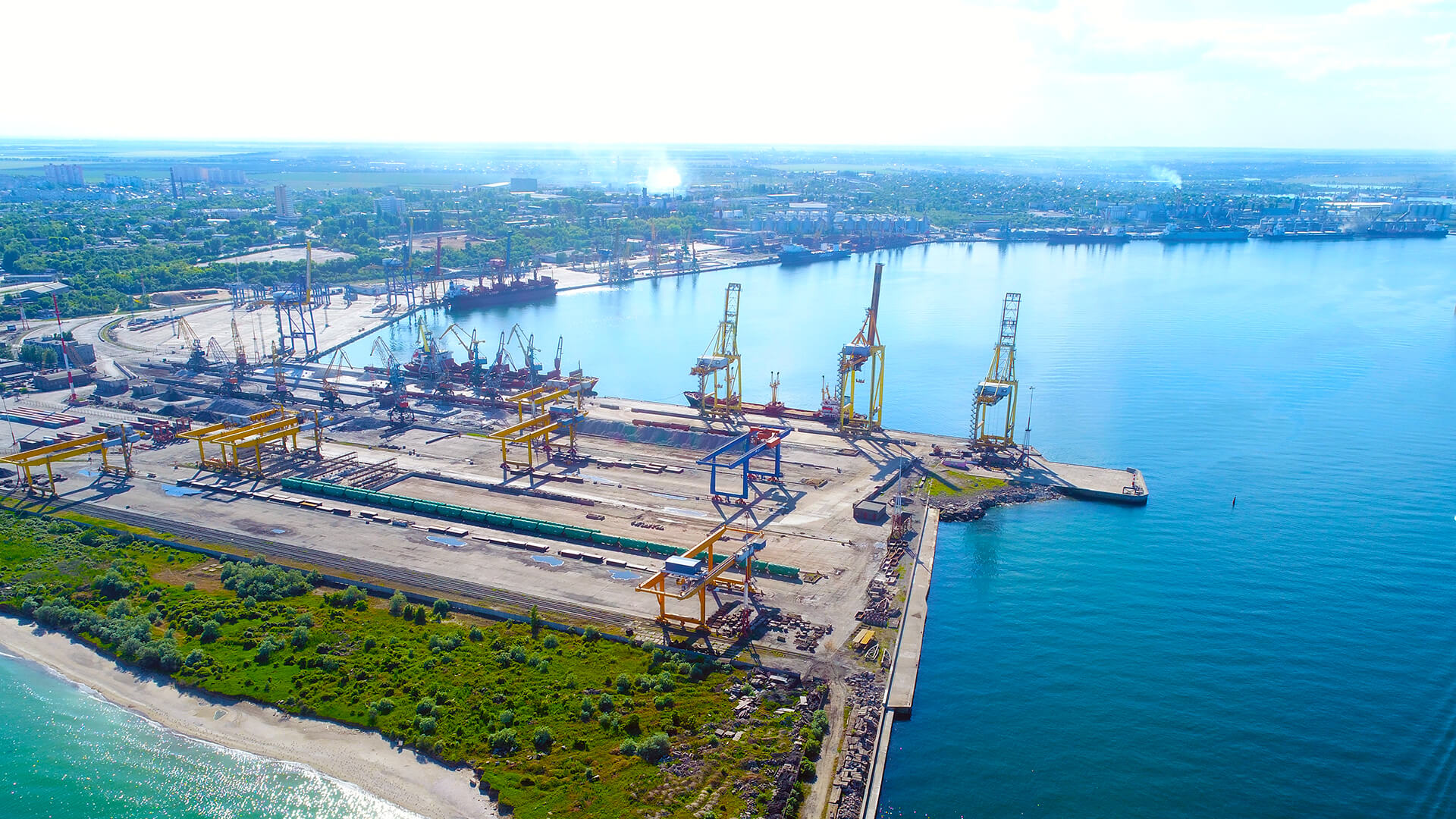 Ukrainian seaports set a new container handling record
